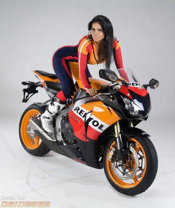 Girls & Honda.. - DaiDeGas Forum