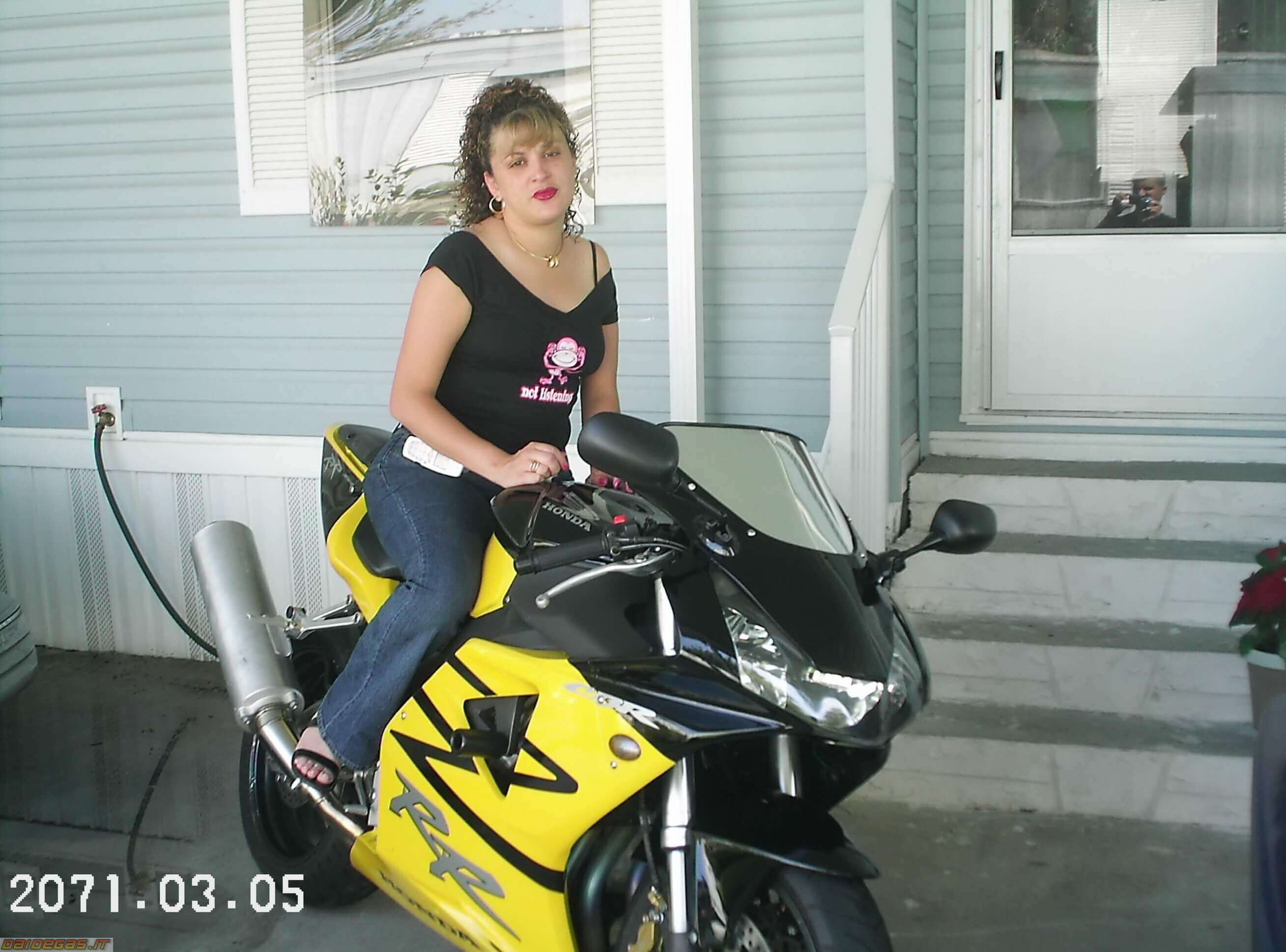 Girls & Honda.. - DaiDeGas Forum