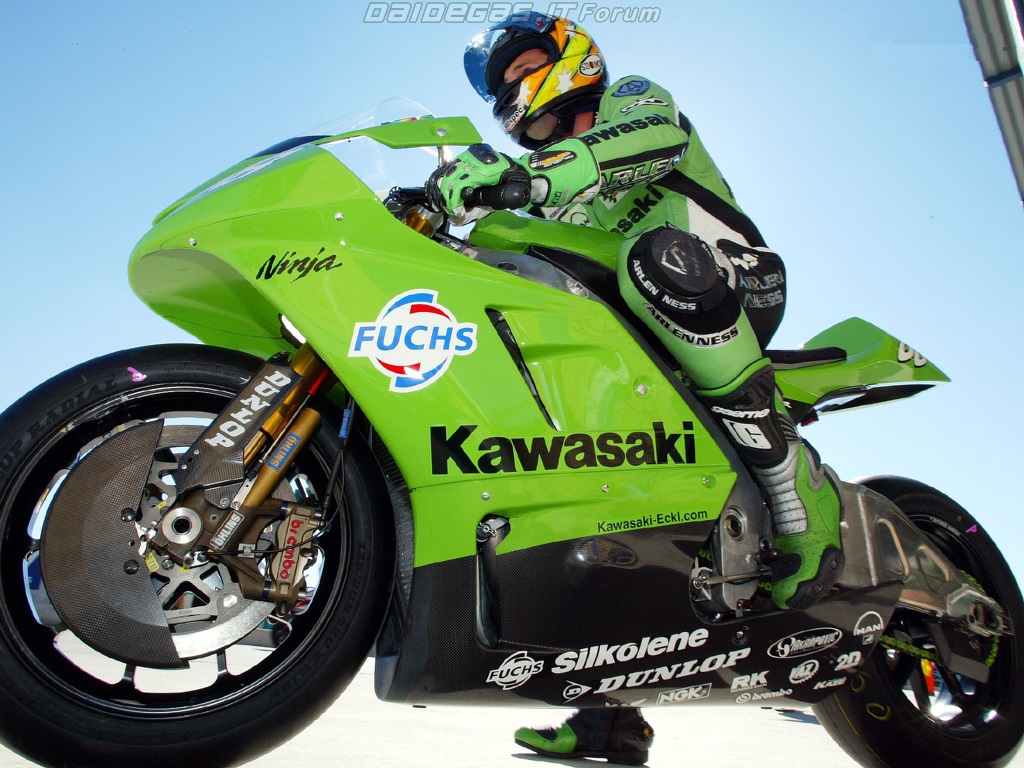 ANDREW PITT raccolta foto thread - DaiDeGas Forum