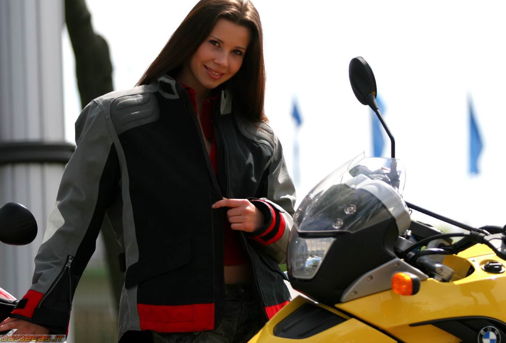 BMW & girls... - DaiDeGas Forum