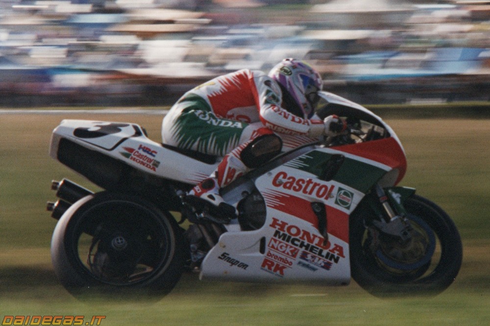 AARON SLIGHT raccolta foto thread - DaiDeGas Forum