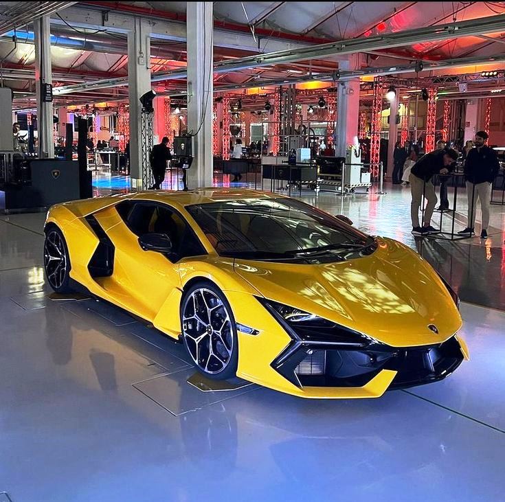 LAMBORGHINI REVUELTO raccolta foto thread - DaiDeGas Forum