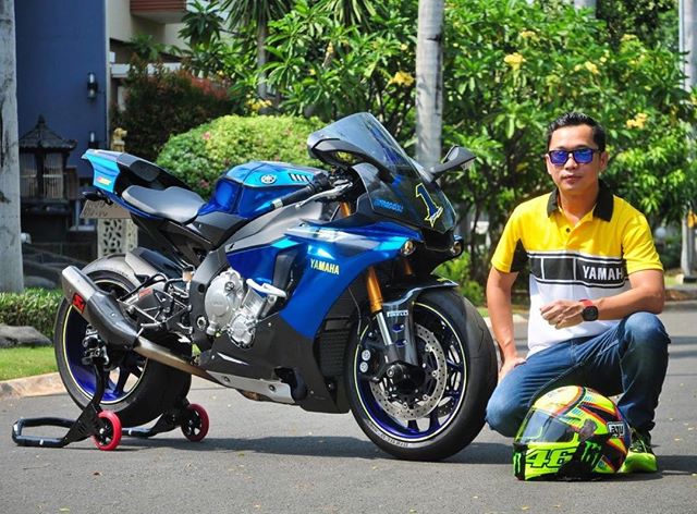 2015 Yamaha R1 R1M colorazioni particolari - DaiDeGas Forum