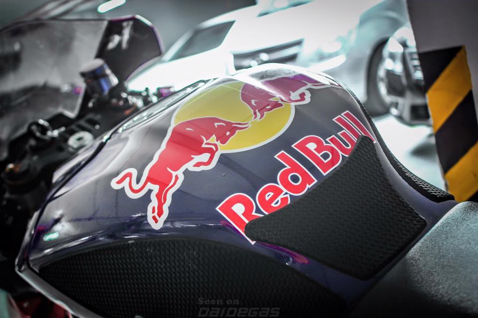 2015 Yamaha R1 R1M colorazioni particolari - DaiDeGas Forum