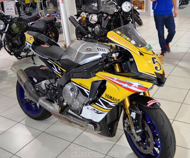2015 Yamaha R1 R1M colorazioni particolari - DaiDeGas Forum