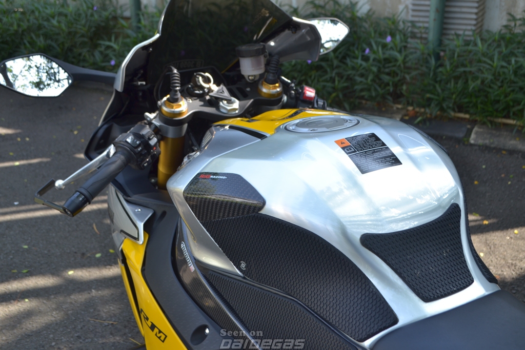 2015 Yamaha R1 R1M colorazioni particolari - DaiDeGas Forum