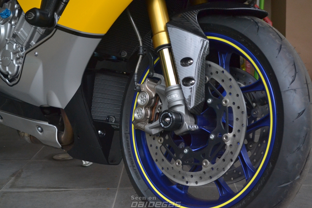 2015 Yamaha R1 R1M colorazioni particolari - DaiDeGas Forum