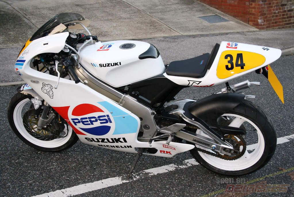 Suzuki RGV 250 colorazioni particolari - DaiDeGas Forum