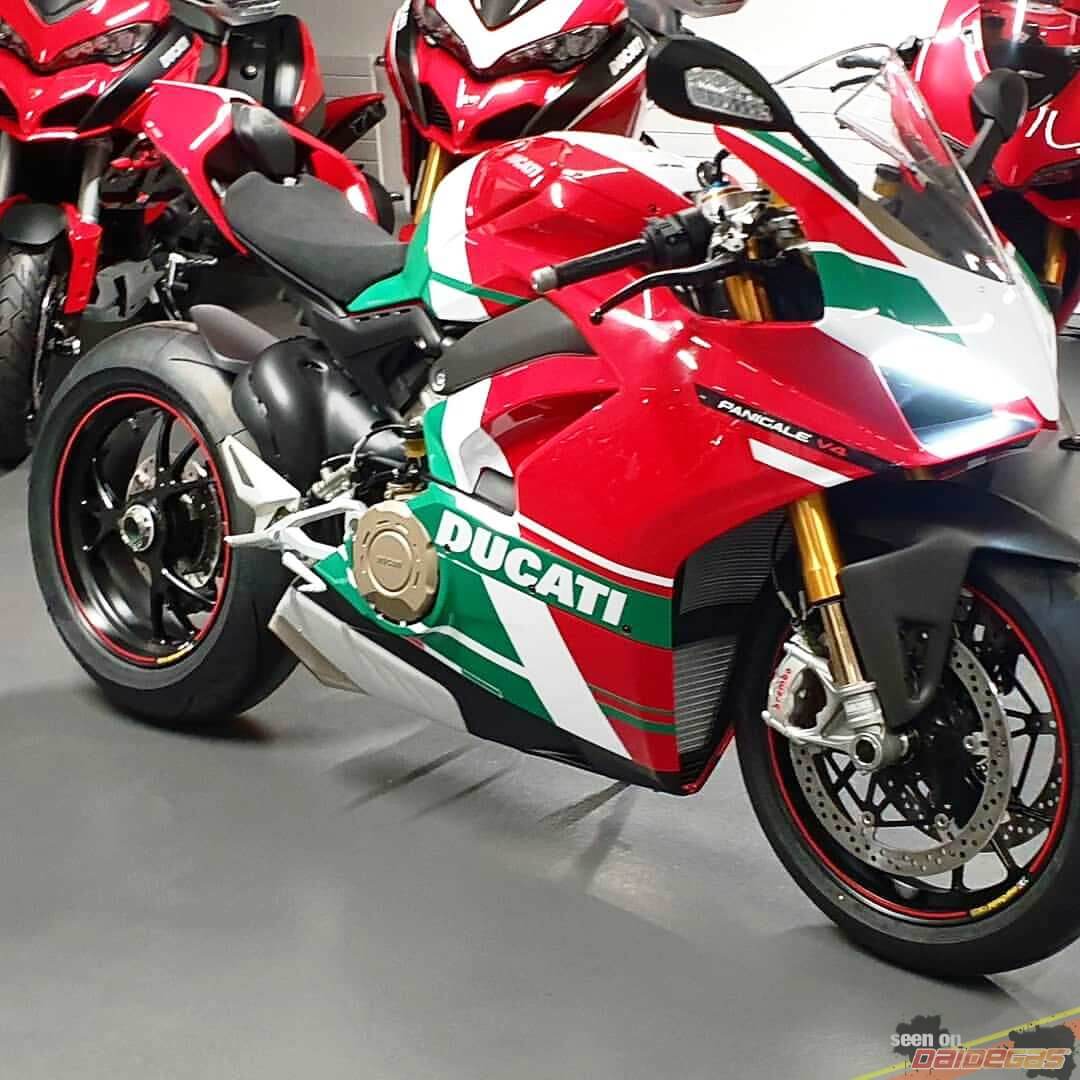 PANIGALE V4 colorazioni particolari - DaiDeGas Forum