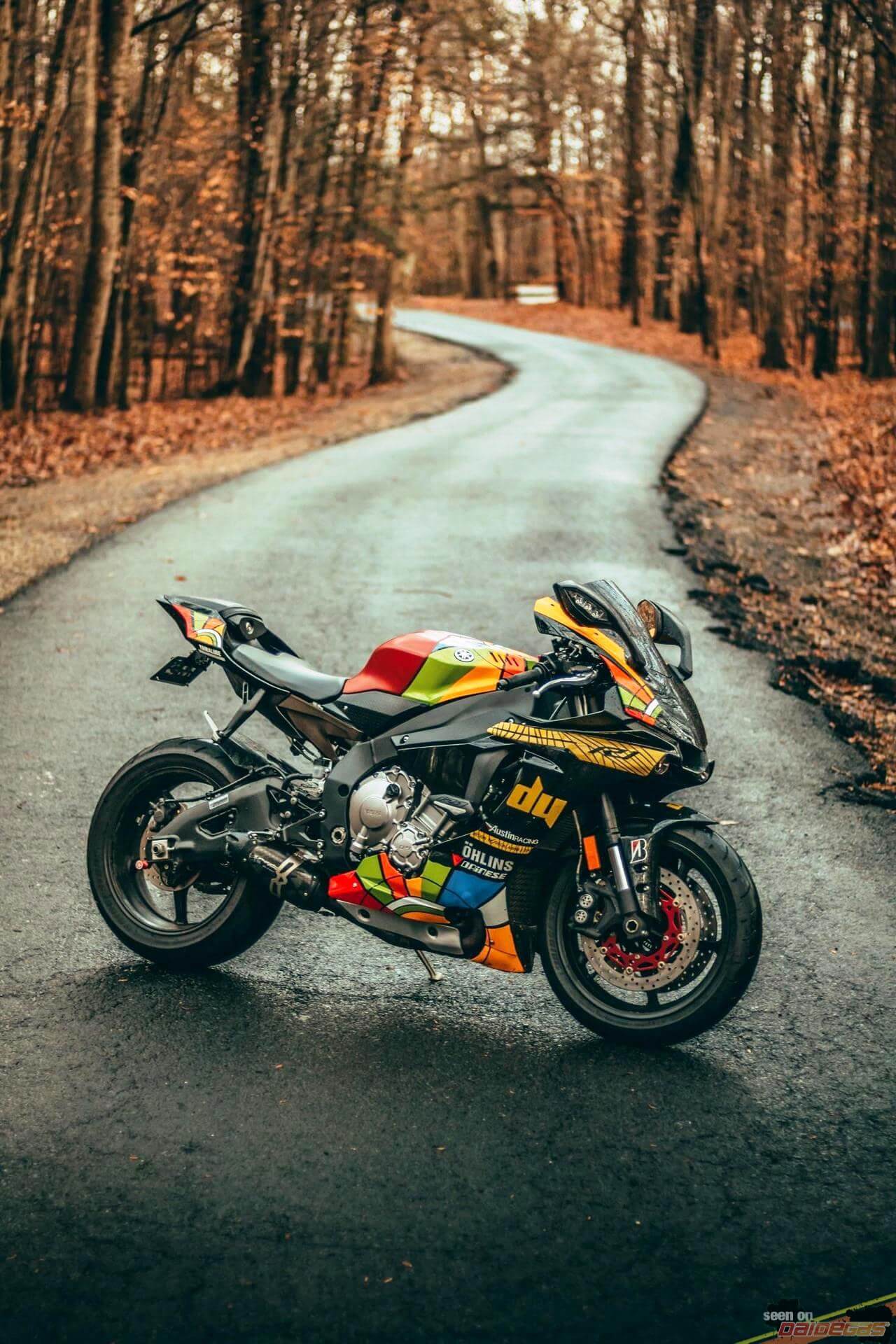 2015 Yamaha R1 R1M colorazioni particolari - DaiDeGas Forum