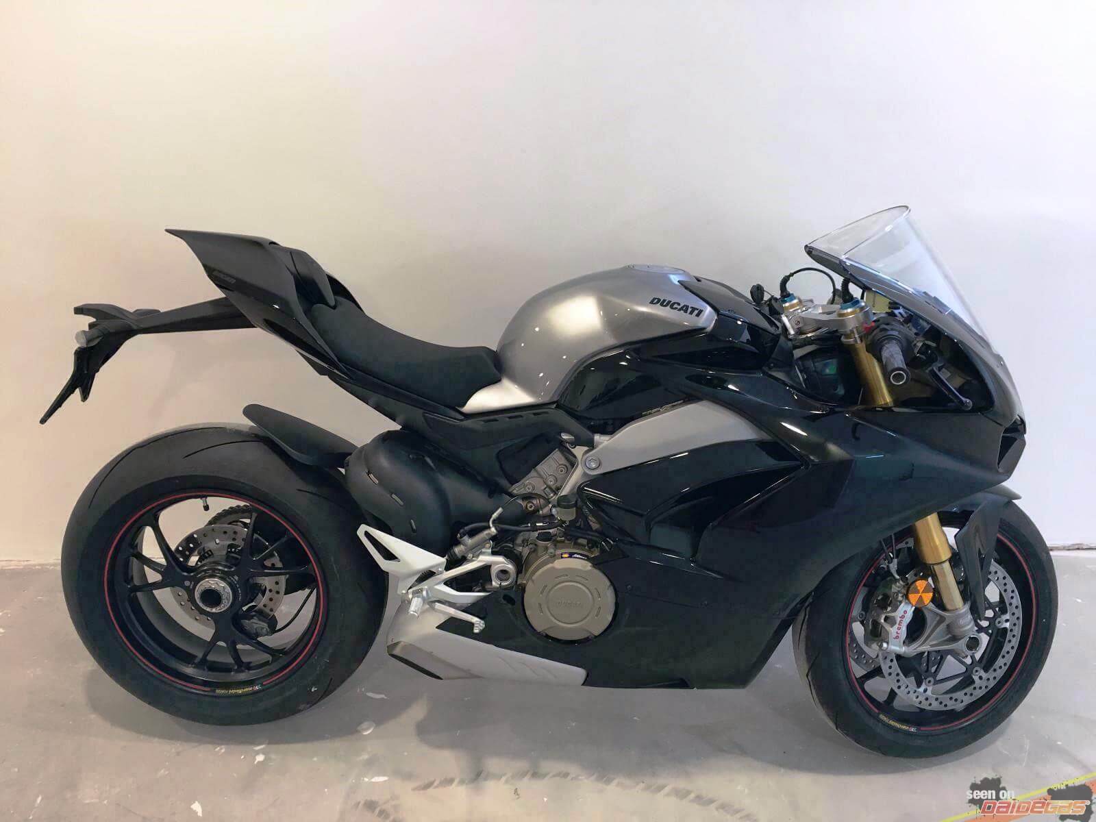 PANIGALE V4 colorazioni particolari - DaiDeGas Forum