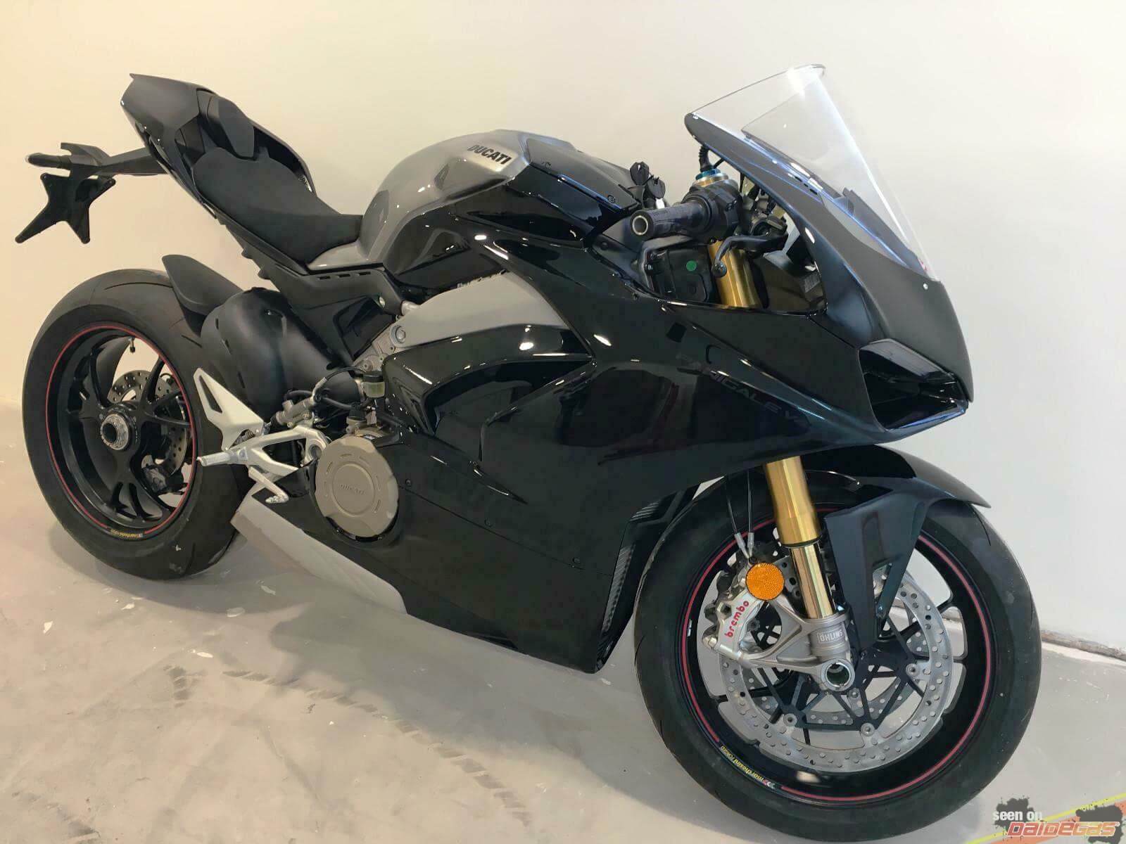 PANIGALE V4 colorazioni particolari - DaiDeGas Forum