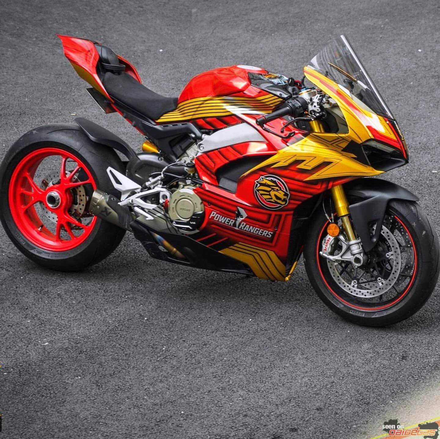 PANIGALE V4 colorazioni particolari - DaiDeGas Forum