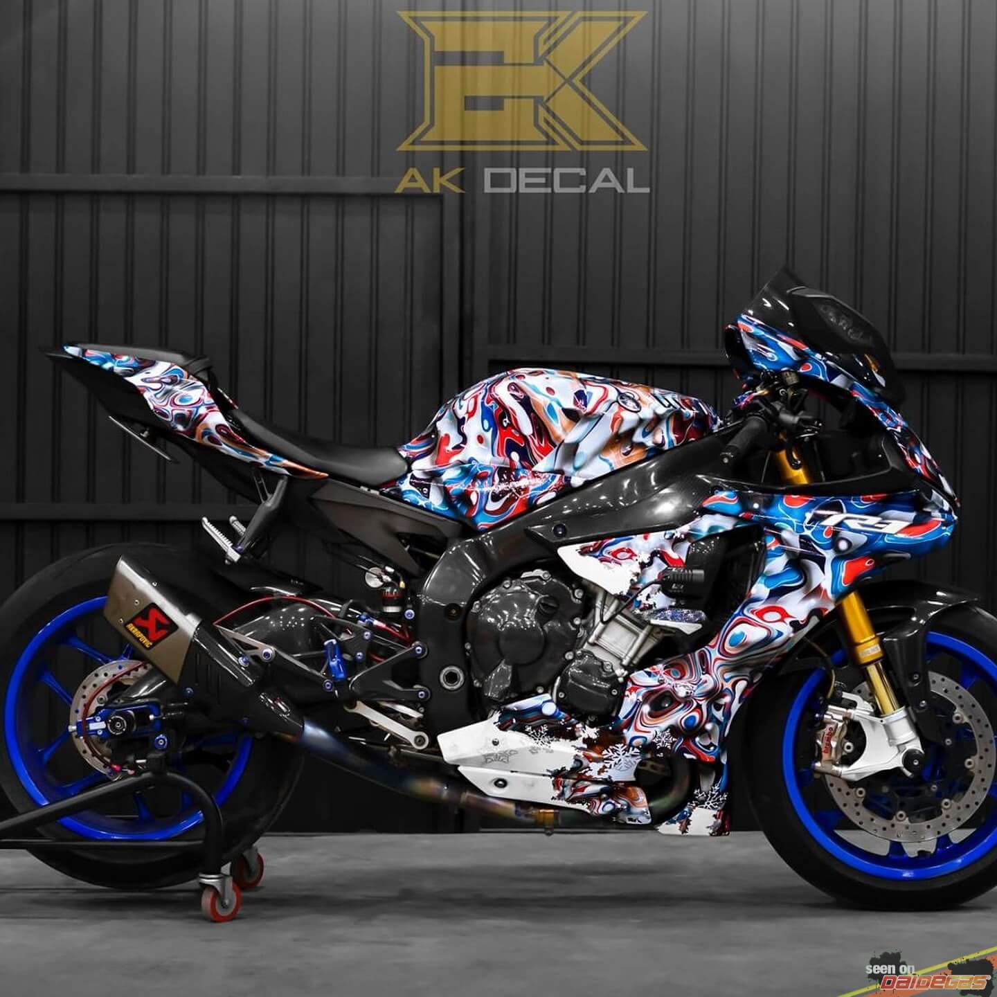 2015 Yamaha R1 R1M colorazioni particolari - DaiDeGas Forum
