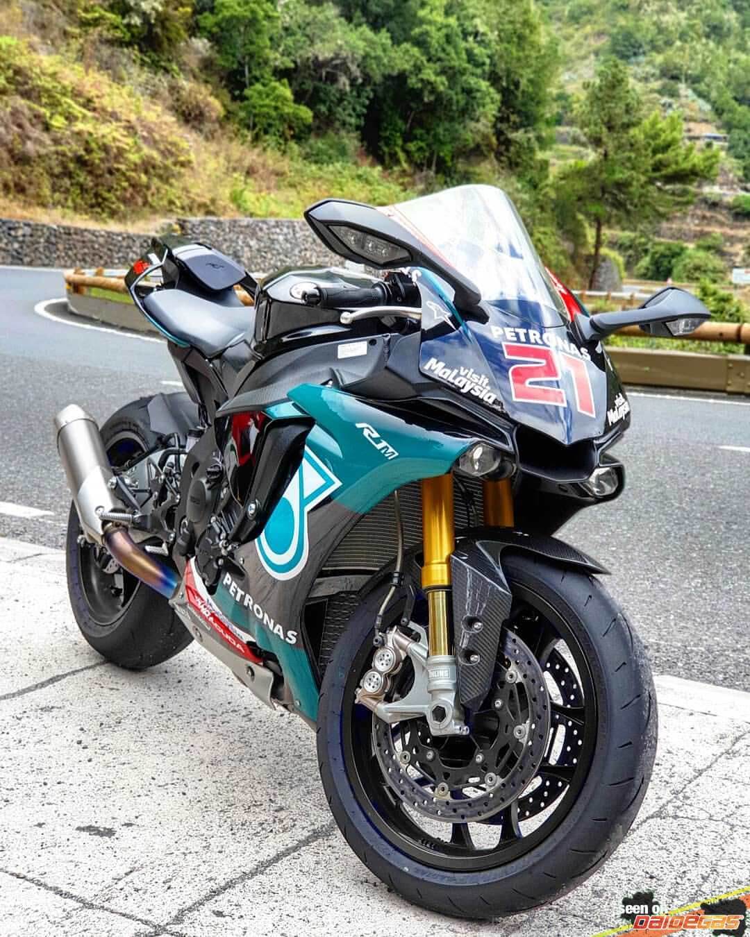 2015 Yamaha R1 R1M colorazioni particolari - DaiDeGas Forum