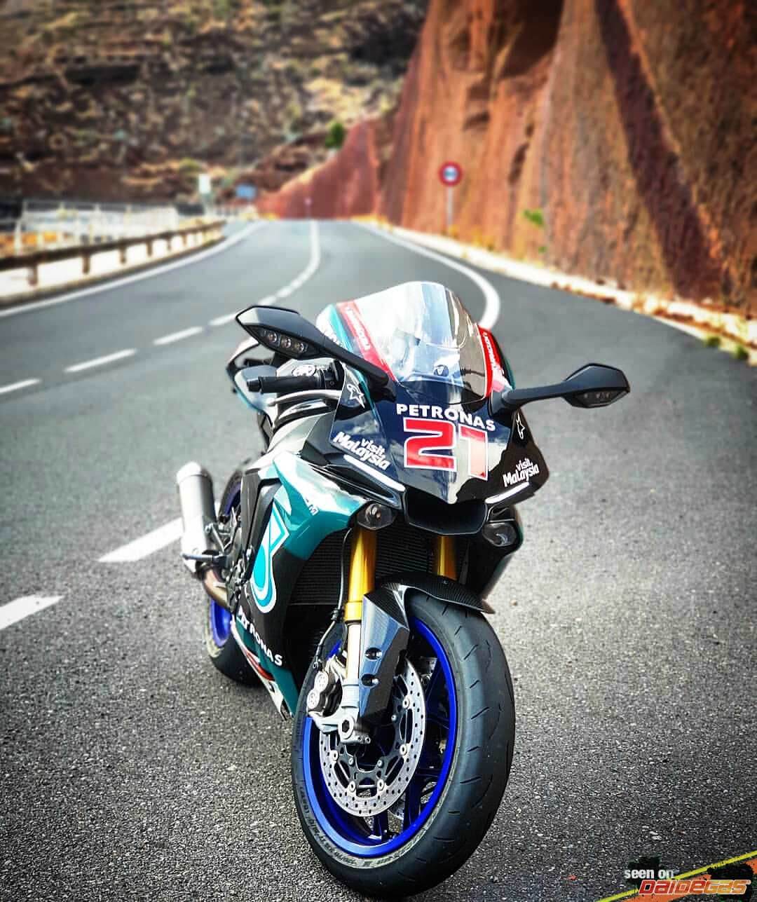 2015 Yamaha R1 R1M colorazioni particolari - DaiDeGas Forum