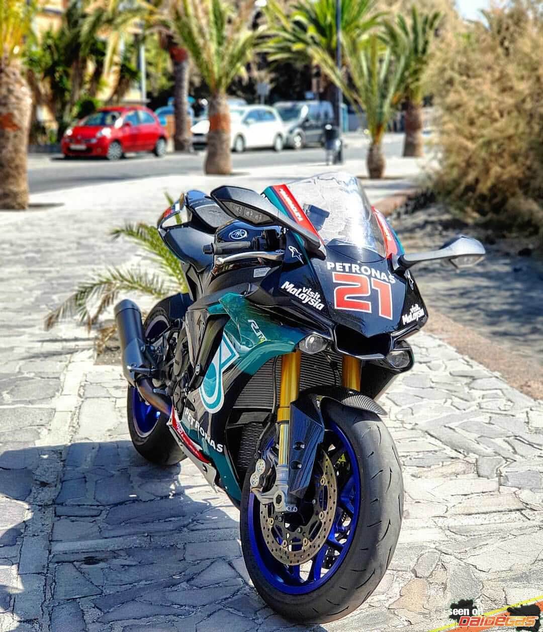 2015 Yamaha R1 R1M colorazioni particolari - DaiDeGas Forum