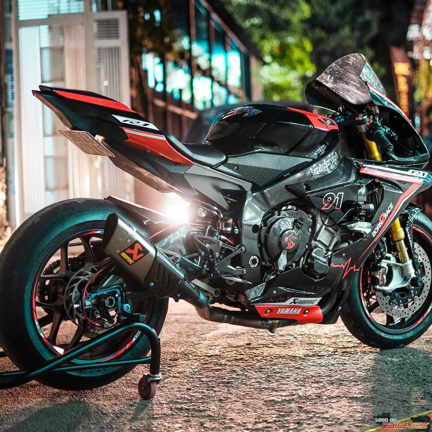 2015 Yamaha R1 R1M colorazioni particolari - DaiDeGas Forum