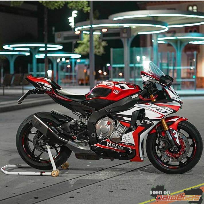 2015 Yamaha R1 R1M colorazioni particolari - DaiDeGas Forum