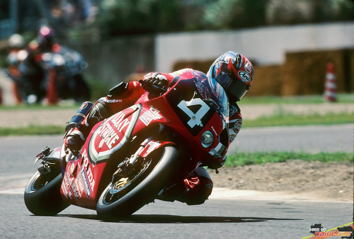 TADAYUKI OKADA raccolta foto thread - DaiDeGas Forum